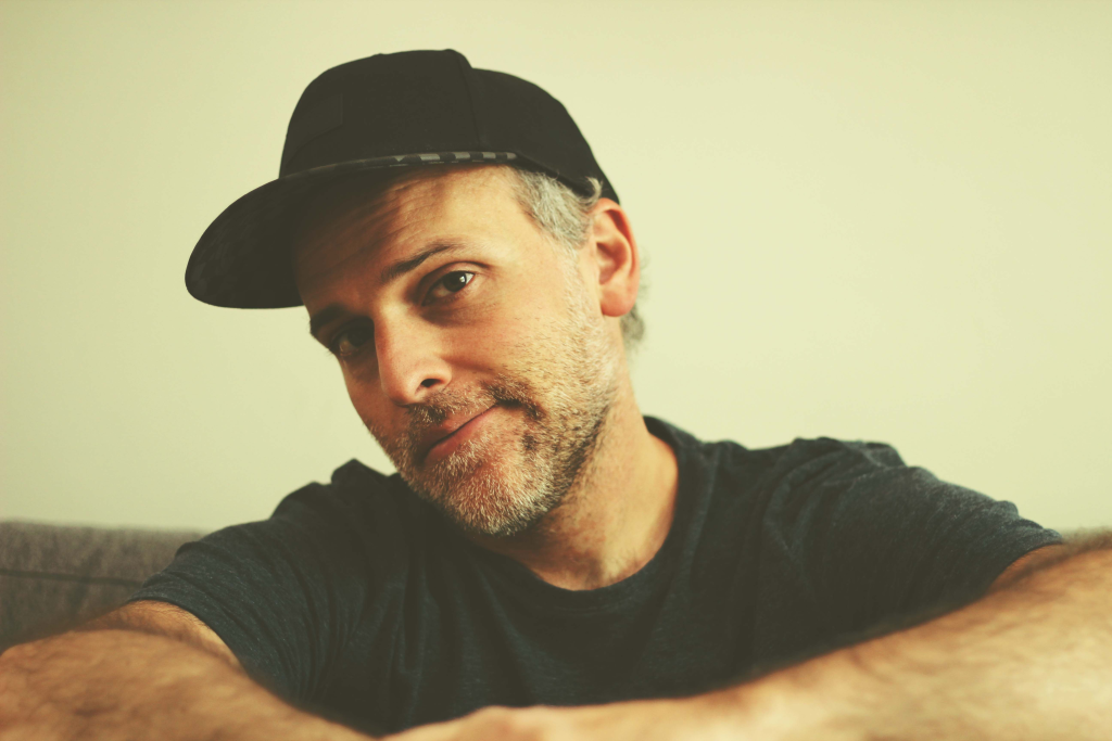 Nick Latent sort un premier microalbum - Les Versants