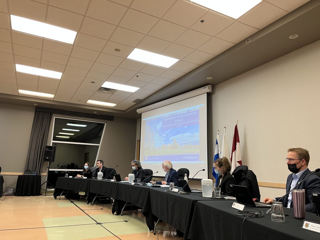 Le conseiller Guy Lacroix reprend des dossiers - Les Versants