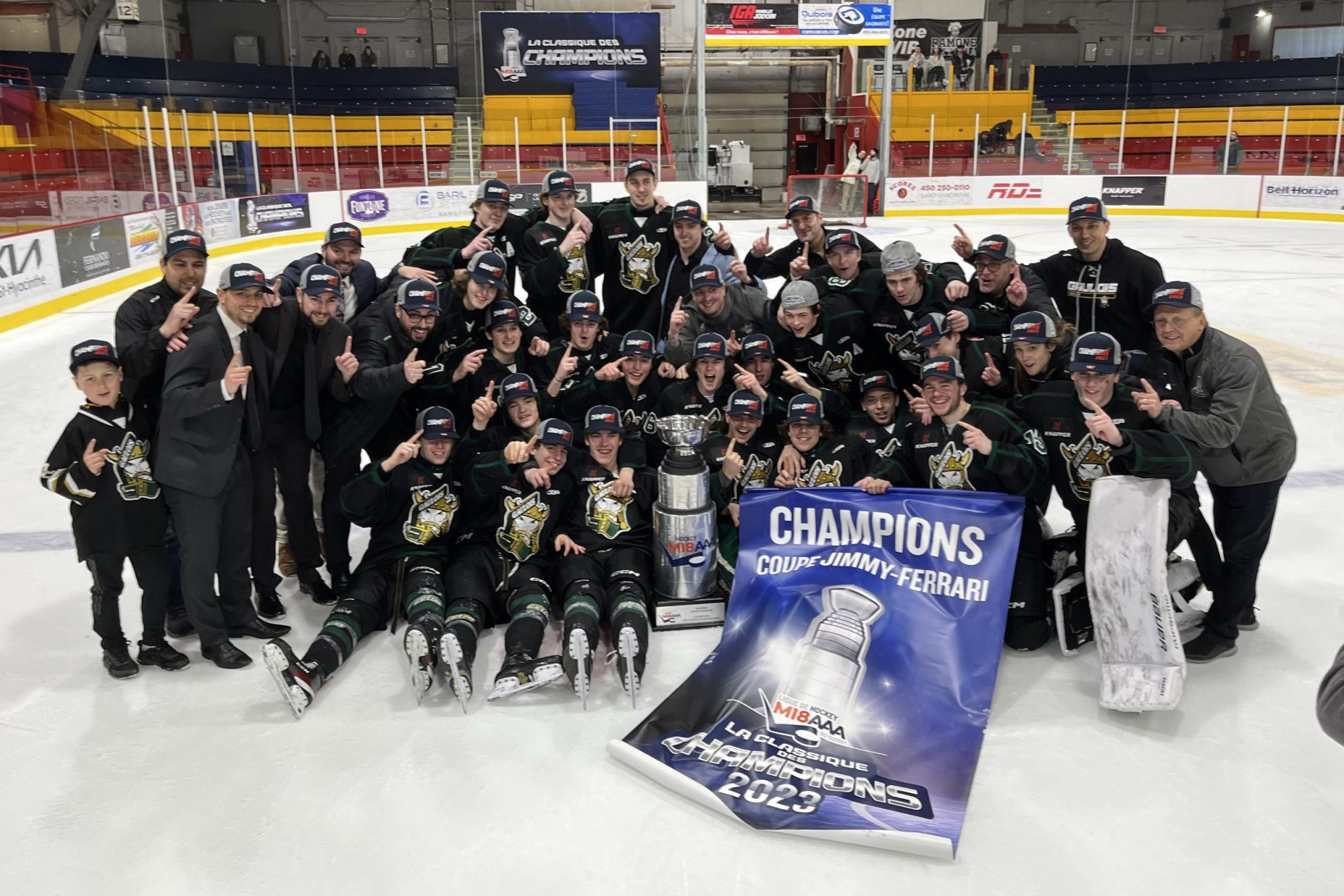 Cinq Gaulois d'ici remportent la Coupe Jimmy-Ferrari - Les Versants