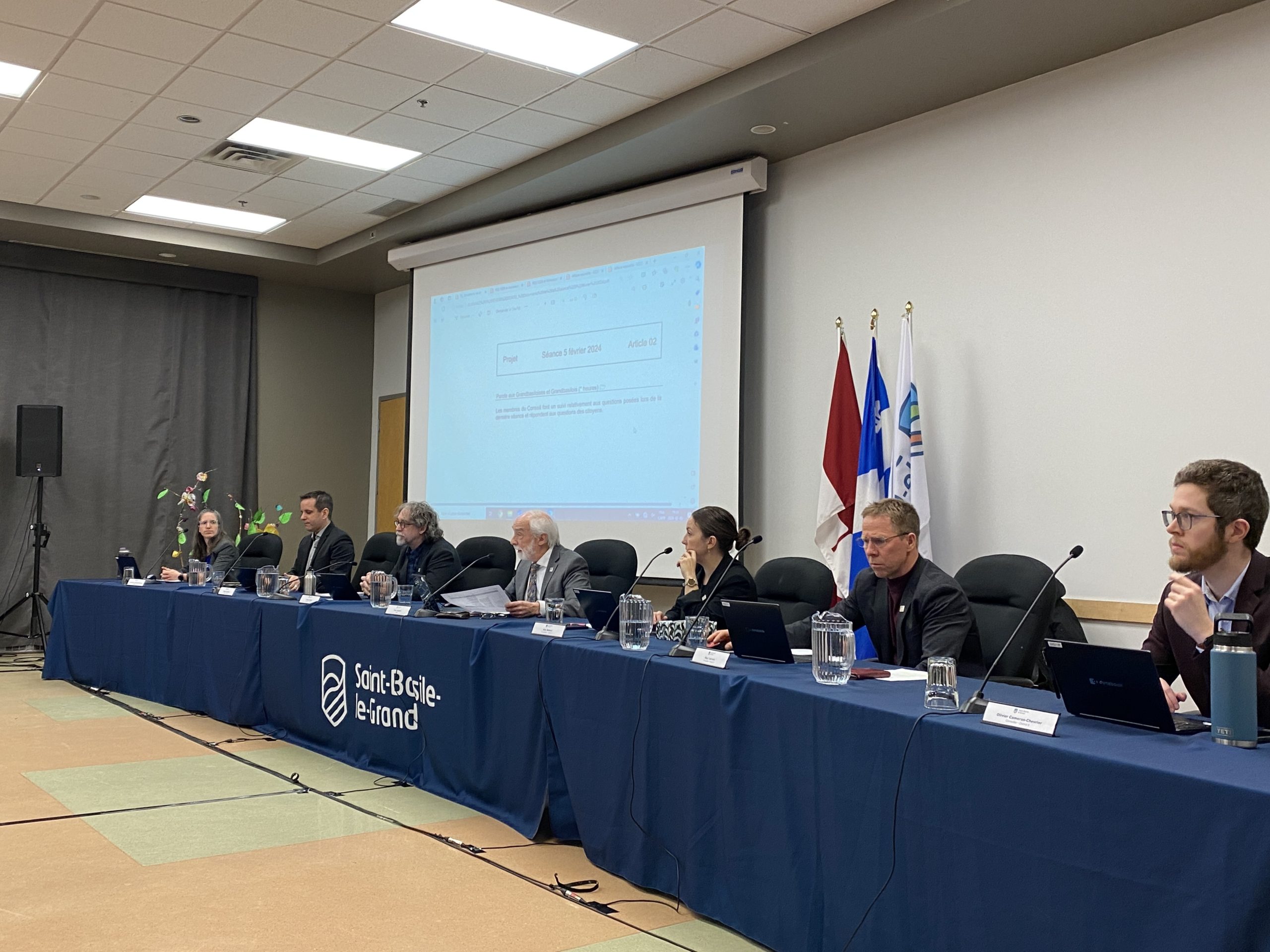 Des surplus de 8,4 M $ à Saint-Basile - Les Versants