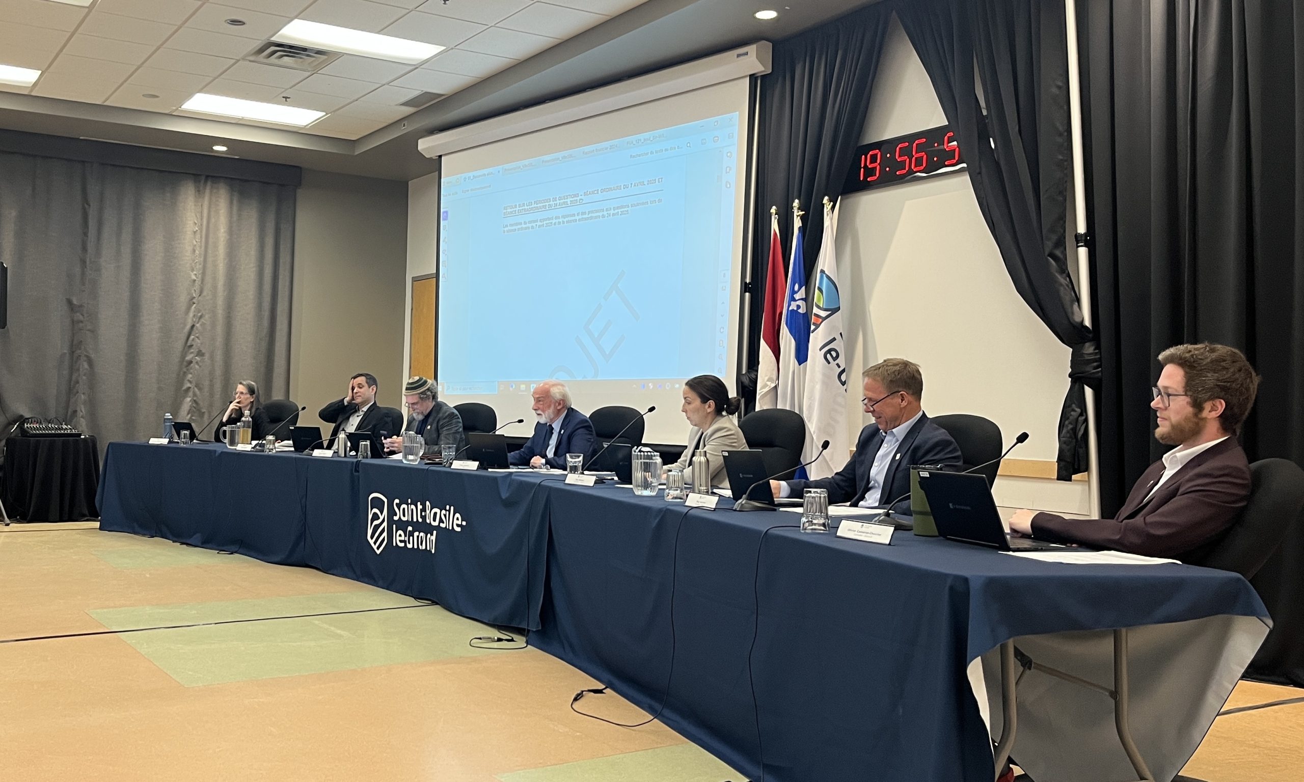 Saint-Basile: le comité de démolition change d'appellation - Les Versants