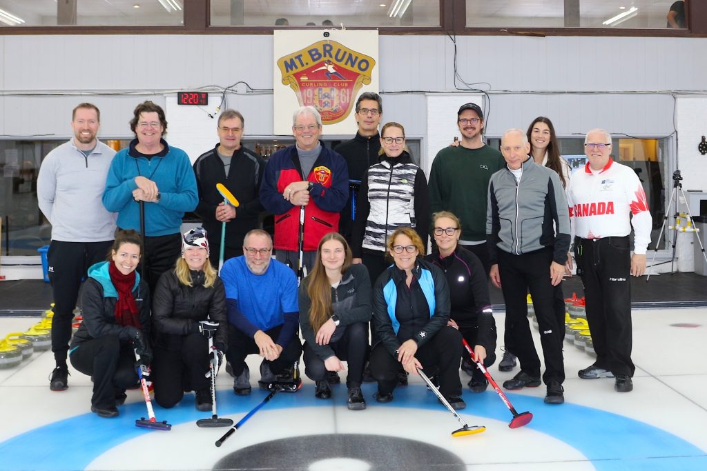 Saint-Bruno : Laurie St-Georges au Club de curling - Les Versants