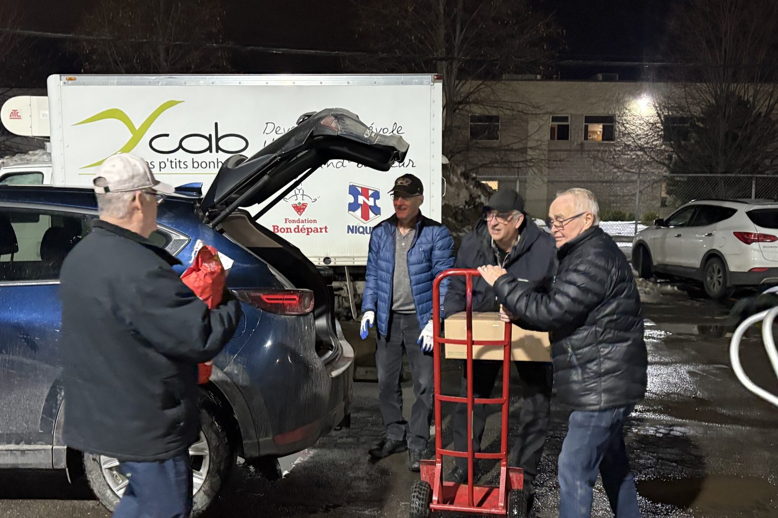 Saint-Bruno : les paniers de Noël ont été distribués - Les Versants