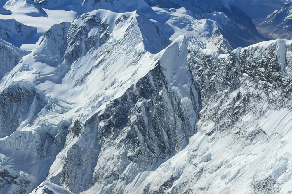 Sainte-Julie : le plus jeune Québécois à atteindre le mont Everest ...